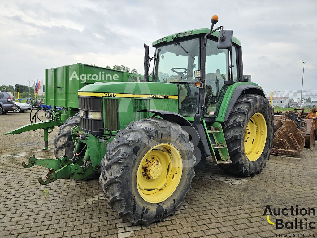 Prodaje se John Deere 6810 traktor točkaš na aukciji