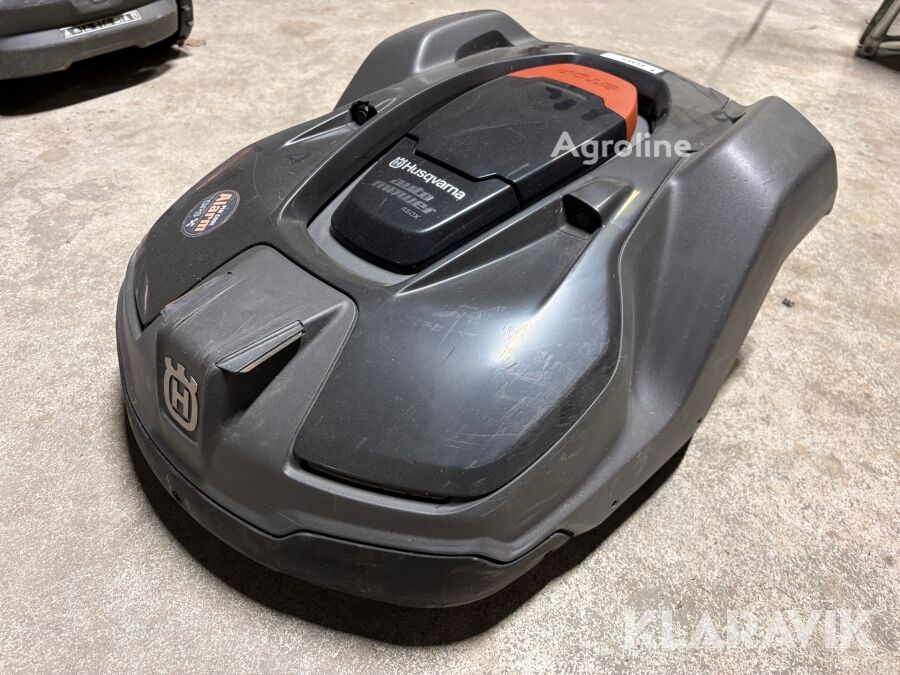 Prodaje se Husqvarna Auto Mower 450X traktor kosilica na aukciji
