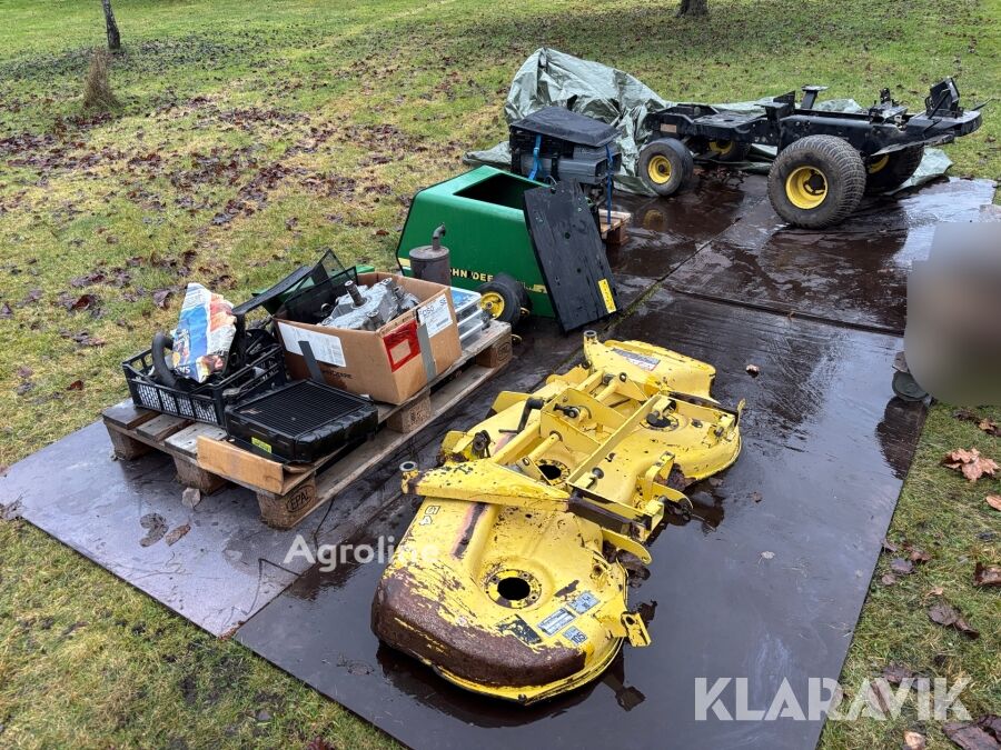 Prodaje se John Deere F725 traktor kosilica na aukciji
