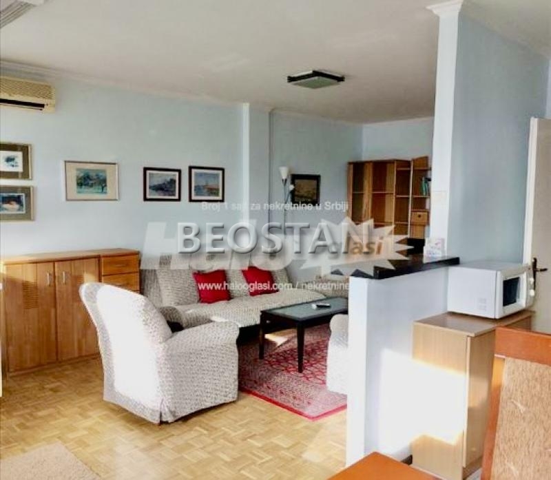 Novi Beograd - Blok 21 hajat #65691
750 €