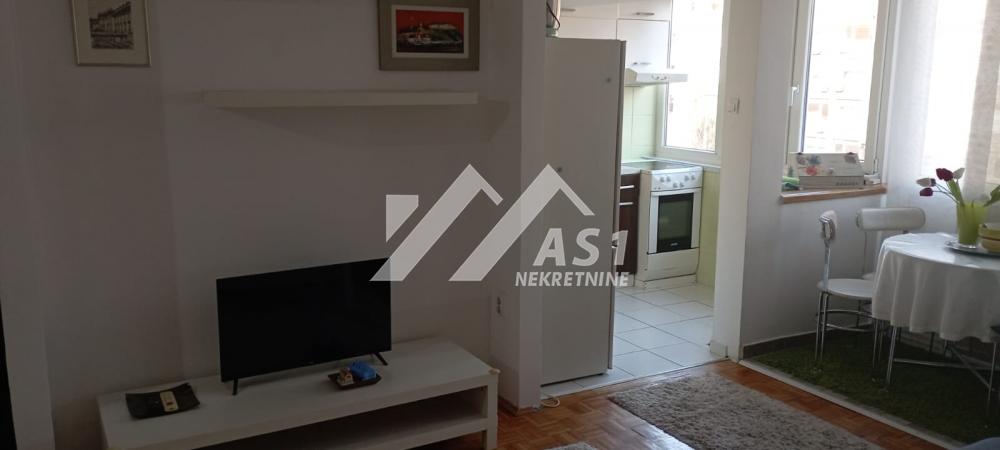 Bulevar Oslobođenja, odličan PET FRIENDLY trosoban ID#4910 500 €
