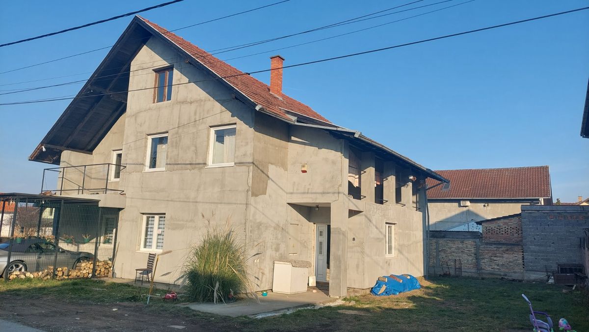 Uknjižena porodična kuća 380m2 u prirodi NIJE FIKSNO HITNO 062 792 583