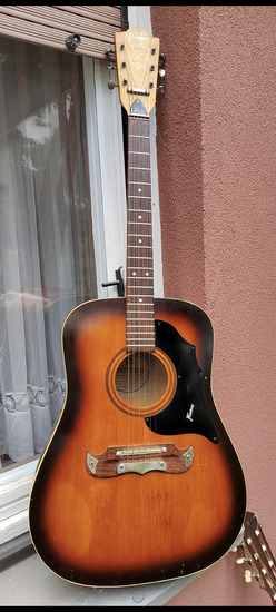 Akustična gitara Framus
