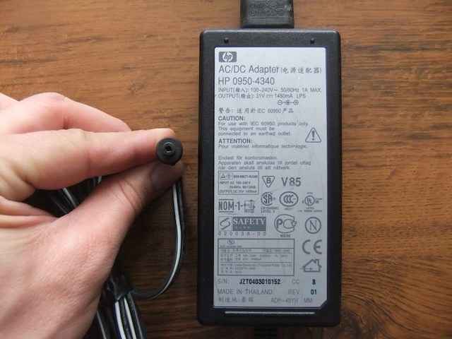 HP adapter 31V 1450mA ORIGINAL + GARANCIJA!