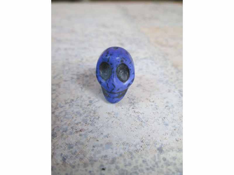 Hovlit lobanja razdelnik perla 18mm, plavi