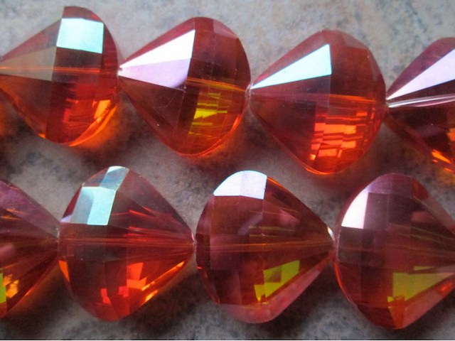 Kristal 29x26x13mm oranž-roze suza