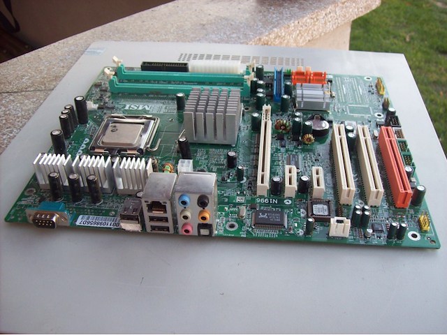 Fujitsu Simens(MS-7058)+P4 3.2Ghz virt.dual pci-e-win.7