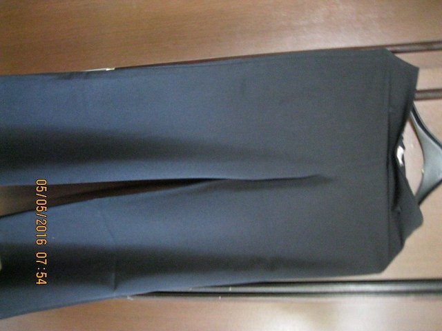 CRNE PANTALONE 36