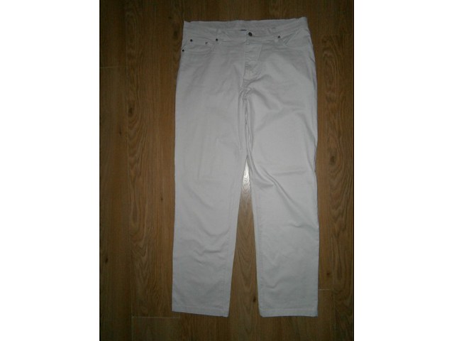 Muske pantalone JEANS kao NOVO