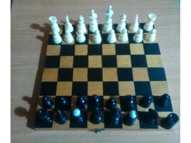 Šahovska garnitura