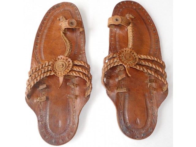 “Kolhapuri Chappals” (INDIA) – ženske kožne sandale