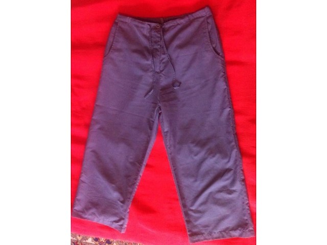 Sive bermude ( 3/4 pantalone)