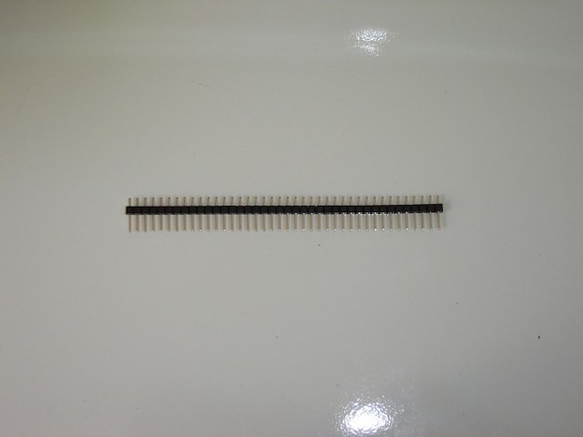 Češalj header 40pin 2.54mm muški za elektroniku crni