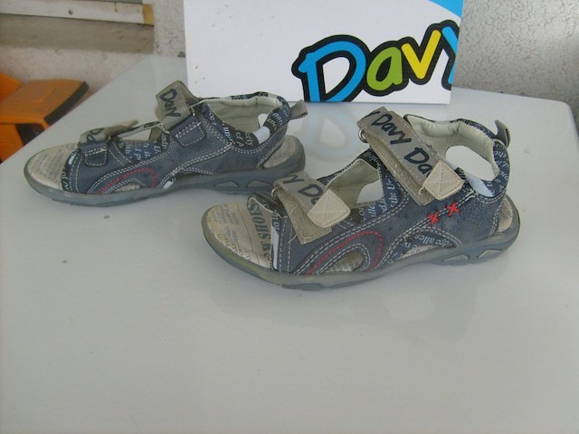 Sandale Davy br 32 (za stopalo 19cm)