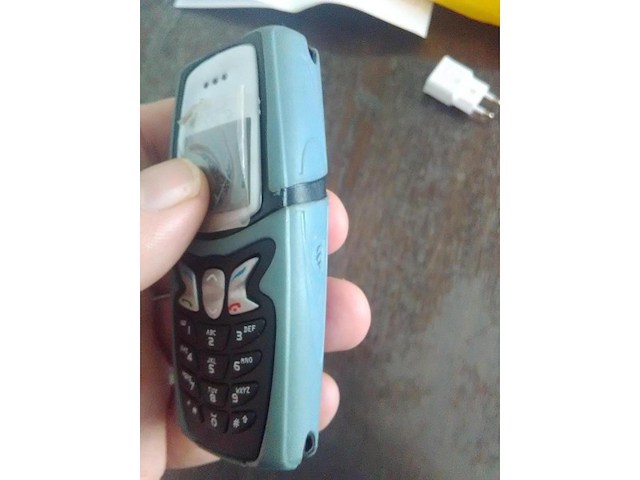 nokia 5210 maska,tastatura novo stanje sa slika