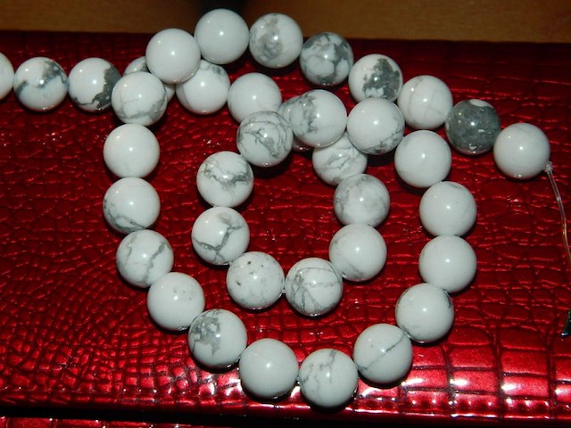 Niza -magnezit, howlit Dimenzija perle 10 mm