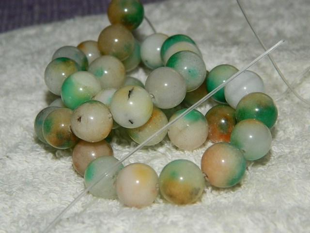 Niza -zeleni ahat  Dimenzija perle 10 mm