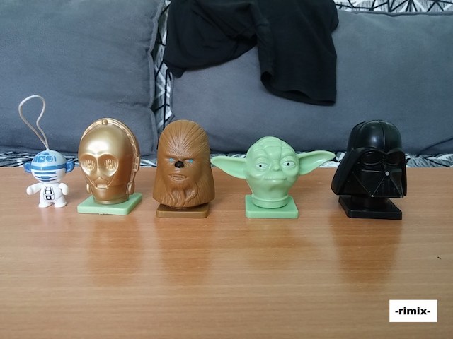 Star Wars - 4 statuice + privezak.