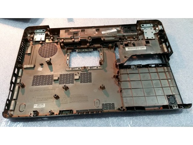 DONJA PLASTIKA KUCISTA ZA Toshiba Satellite L500D