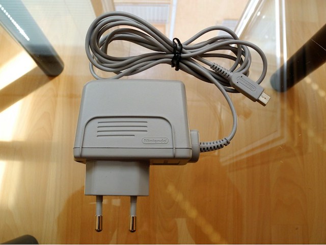 Nintendo adapter za DSi, 2DS, 3DS, 3DS XL, DSi LL/XL