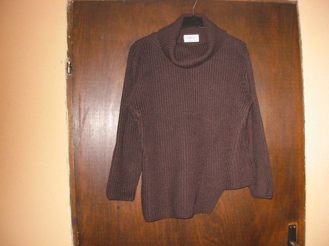 Braon asimetrišni džemper