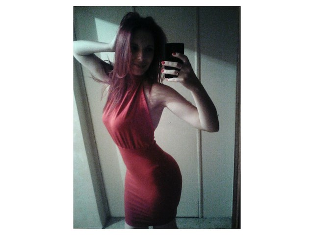 290) Prelepa crvena haljina od likre