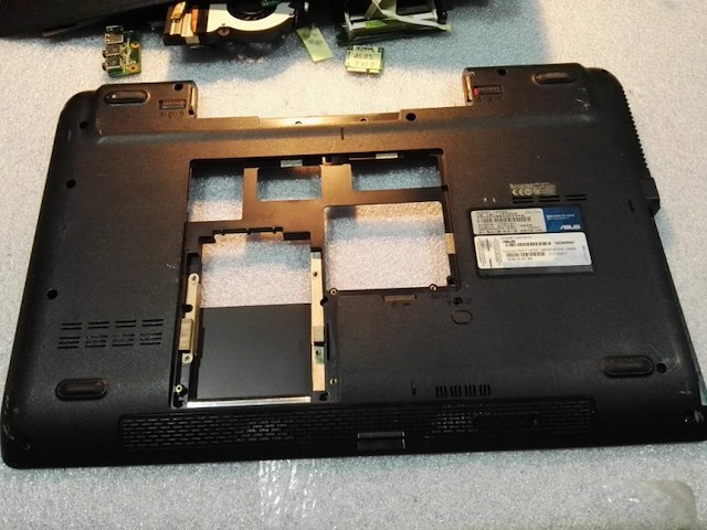 DONJA PLASTIKA KUCISTA ZA ASUS X72 X72D