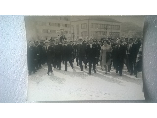 TITO U LESKOVCU 1968 GODINE-ORIGINALNA FOTOGRAFIJA