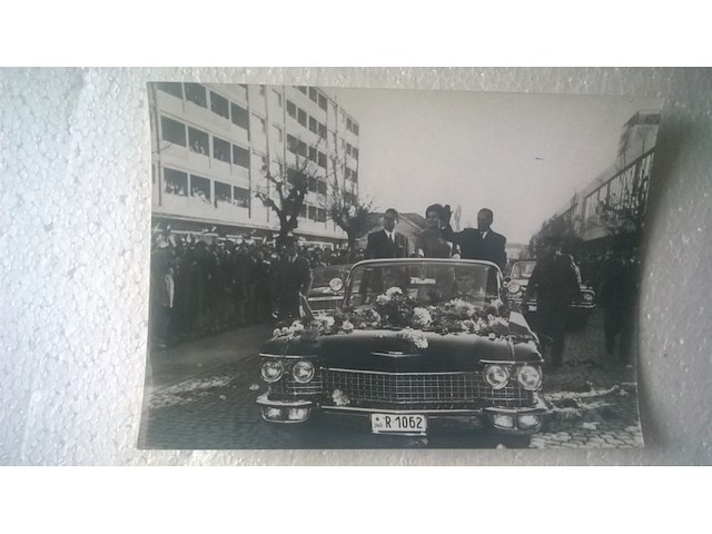 TITO U LESKOVCU 1968 GOD.-ORIGINALNA FOTOGRAFIJA