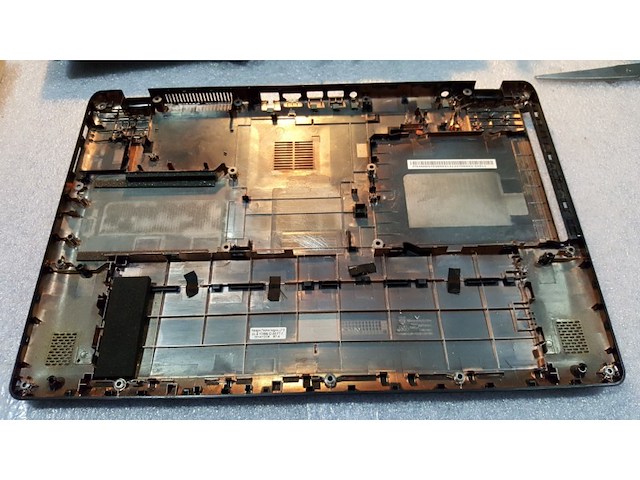 DONJA PLASTIKA KUCISTA ZA Acer Aspire ES1-512