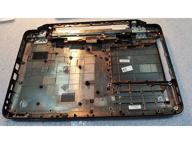 DONJA PLASTIKA KUCISTA ZA Dell Inspiron 15 p18F N5050