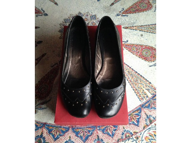 ALPINA crne kožne cipele sa nitnama 39