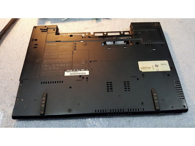 DONJA PLASTIKA KUCISTA ZA Lenovo ThinkPad T61p 15.4``