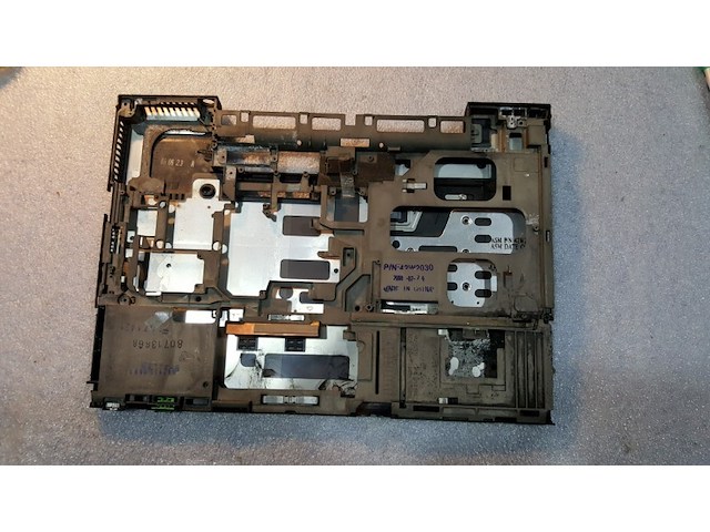 DONJA PLASTIKA KUCISTA ZA Lenovo ThinkPad T61p