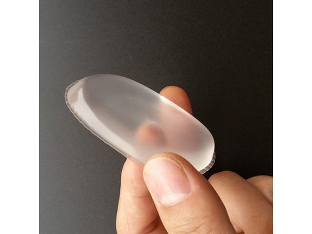 Silikonski `sundjer` za nanosenje tecnog pudera