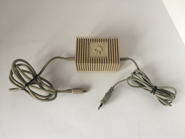 Commodore 64 adapter ORIGINAL + GARANCIJA!