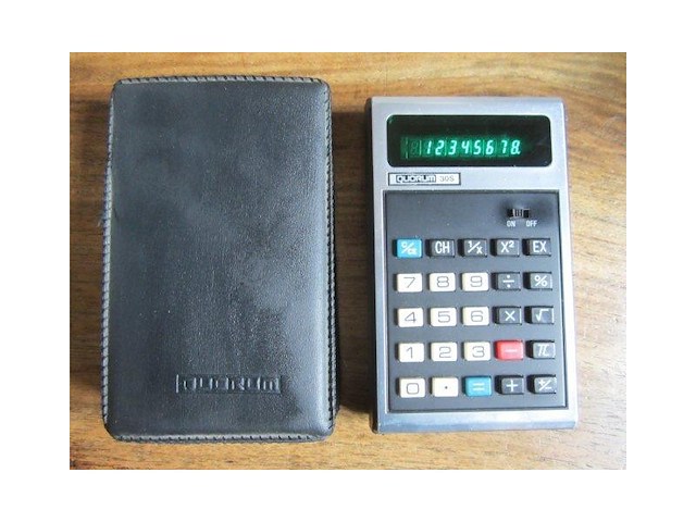 QUORUM 30S - stari kalkulator iz 1975.godine