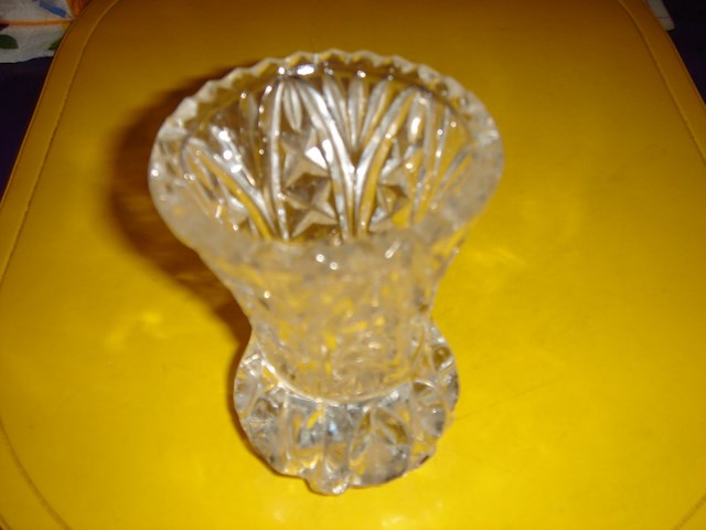 Nekorišćena kristalna vazica