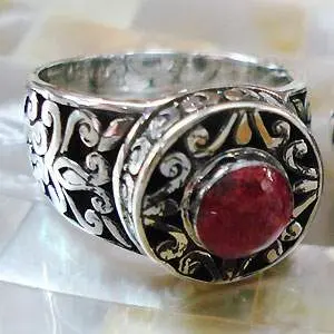 Ganesh Masivan prsten sa kraljevskim radom dostupan u kombinaciji sa crvenim koralom iz Indijskog okeana (1572koral.p)