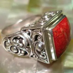 Ganesh Masivan prsten sa kraljevskim radom dostupan u kombinaciji sa crvenim koralom iz Indijskog okeana (1610koral.p)