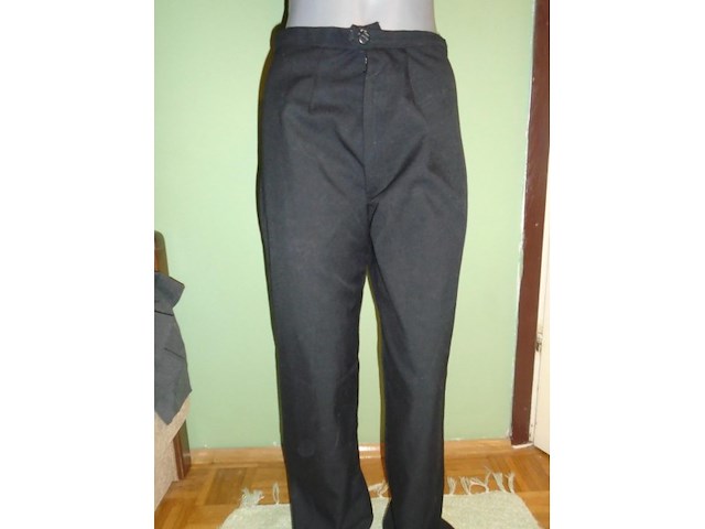 Klasične crne pantalone za poslovne žene vel.38/40.