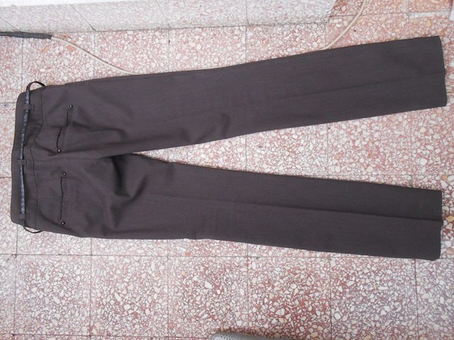 Zara pantalone 34
