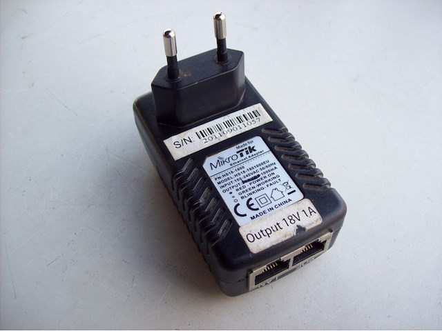 Mikro Tik adapter 18 v - 1 Amper