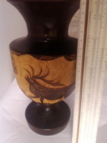 Vaza drvena-rezbarena