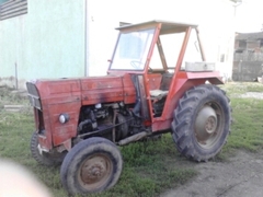 Prodajem traktor imt-540 i frezu 509
