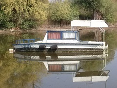 Čamac sa kabinom