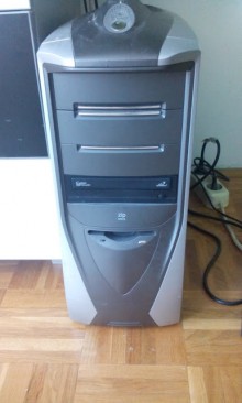 Polovni desktop računar