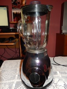 Na prodaju blender clatronic....