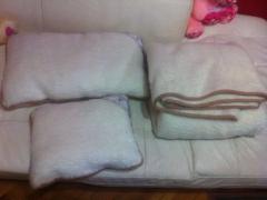 Komplet-dva jastuka i prekrivac od vune