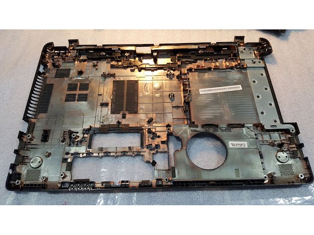 DONJA PLASTIKA KUCISTA ZA ACER ASPIRE E1-522